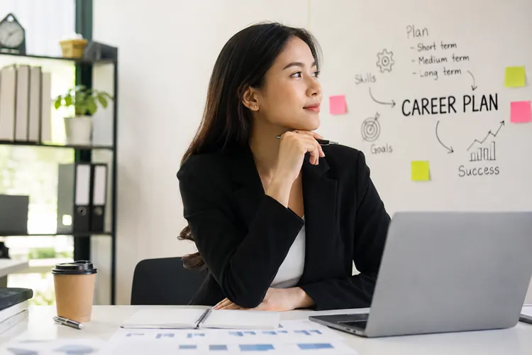 Want bigger raises over your career? These jobs see the fastest salary ...